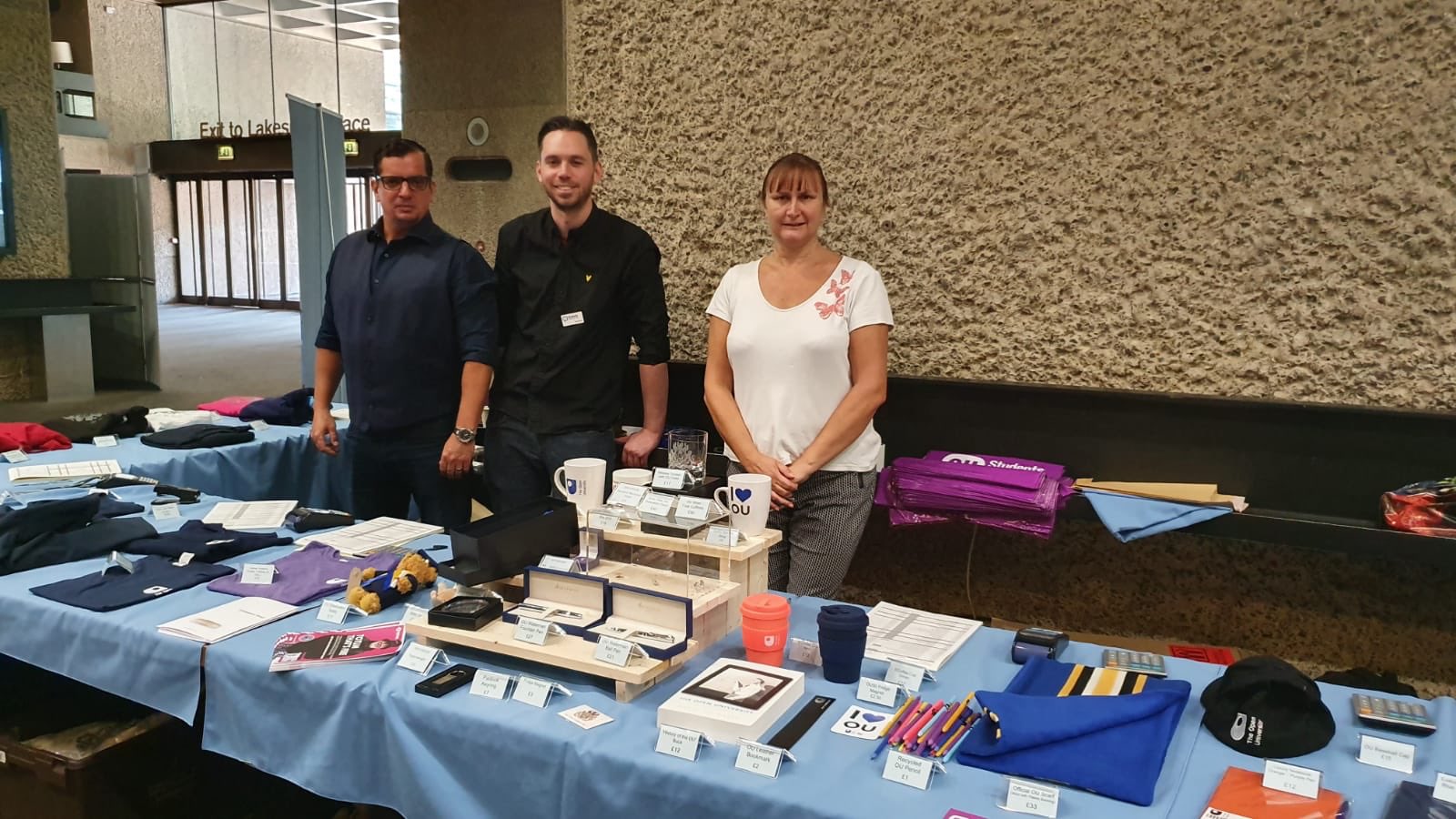 Apply to be a Graduation Stall Volunteer - THE HOOT